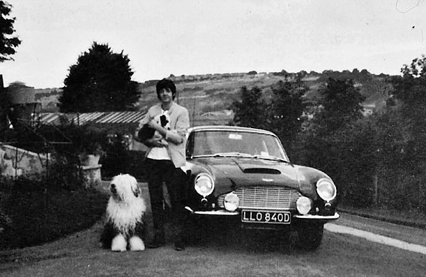 The story of Paul McCartney and Martha the dog. Lots of pictures ...